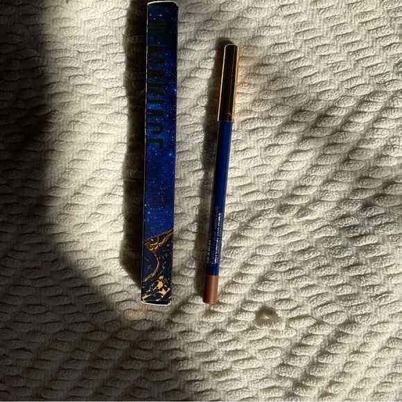 IL MAKIAGE | Makeup | New Carli Bybel X Il Makiage Waterproof Lip Liner ...